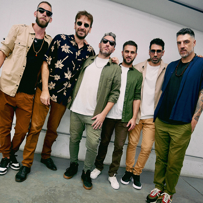 Passline - LOS PÁJAROS EN GALPÓN B